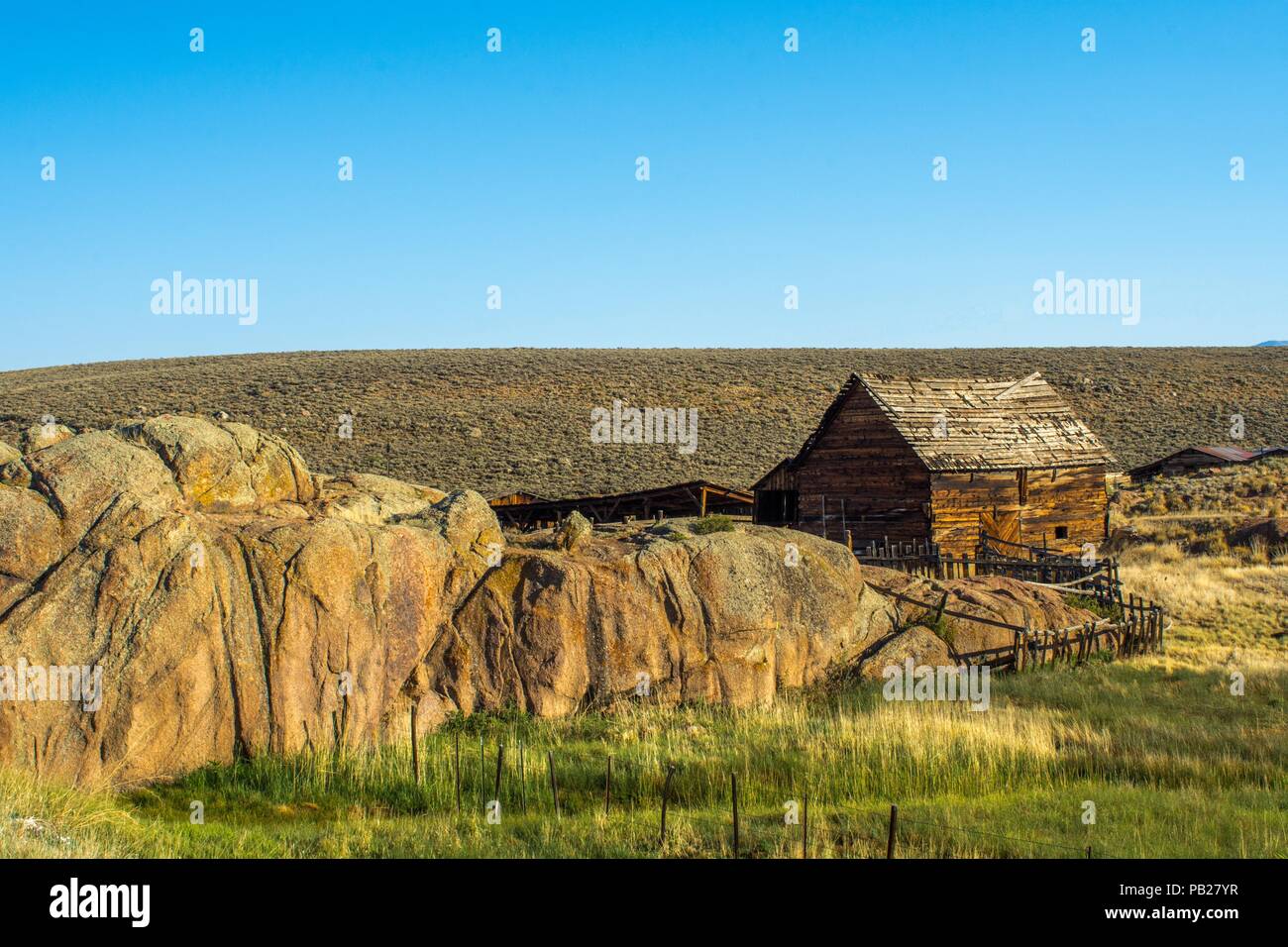 Roadside barn hi-res stock photography and images - Alamy