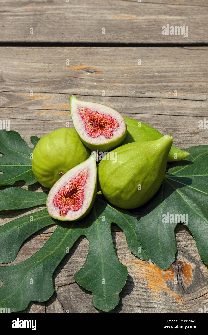 Purple fig cut out hi-res stock photography and images - Alamy
