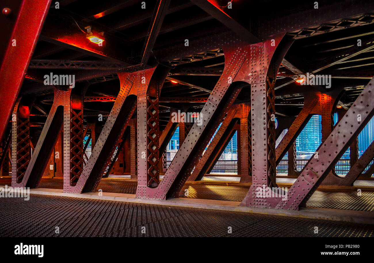 Bridge in chicago hi-res stock photography and images - Alamy