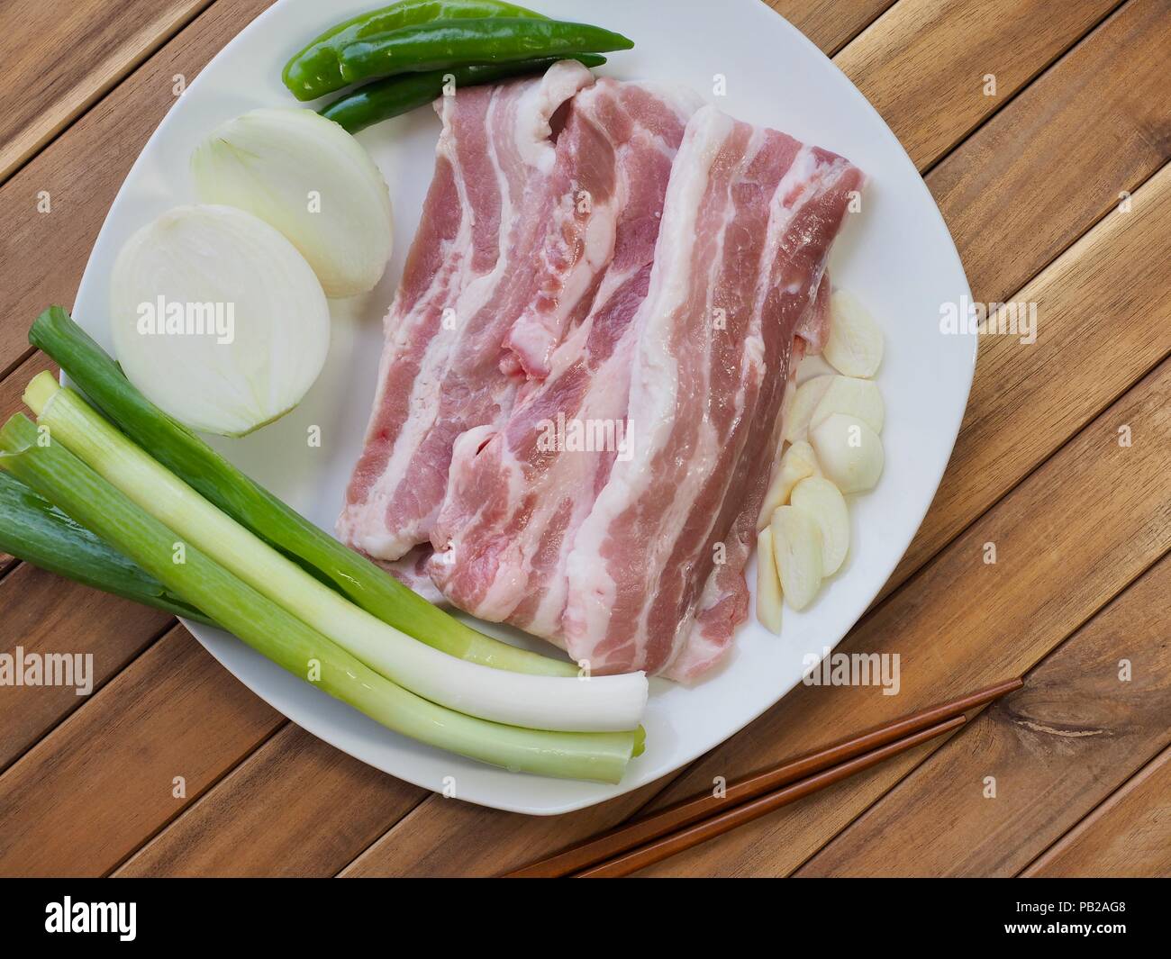 Korean food pork belly and vegetables, Samgyeopsal Stock Photo - Alamy