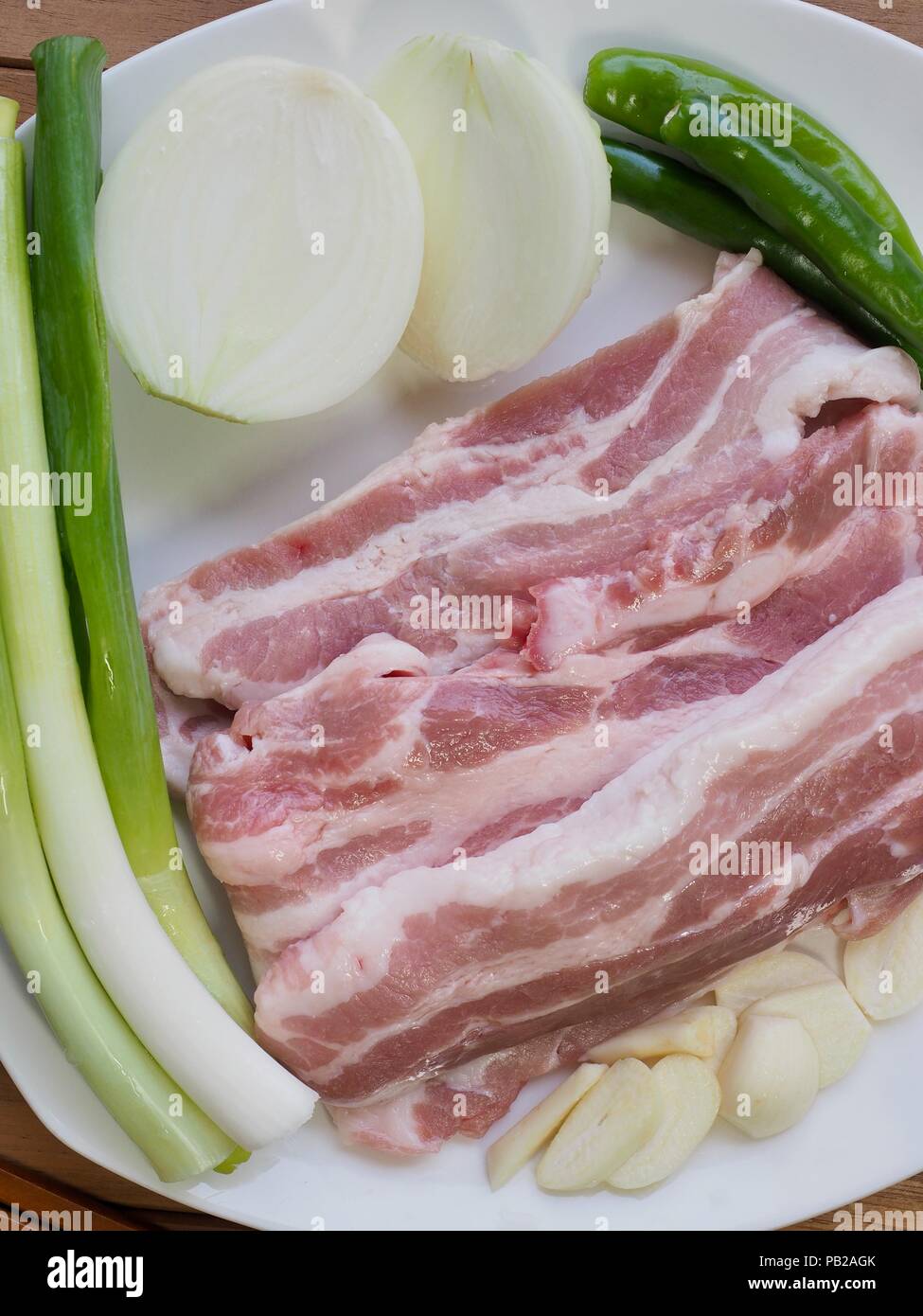Korean food pork belly and vegetables, Samgyeopsal Stock Photo - Alamy