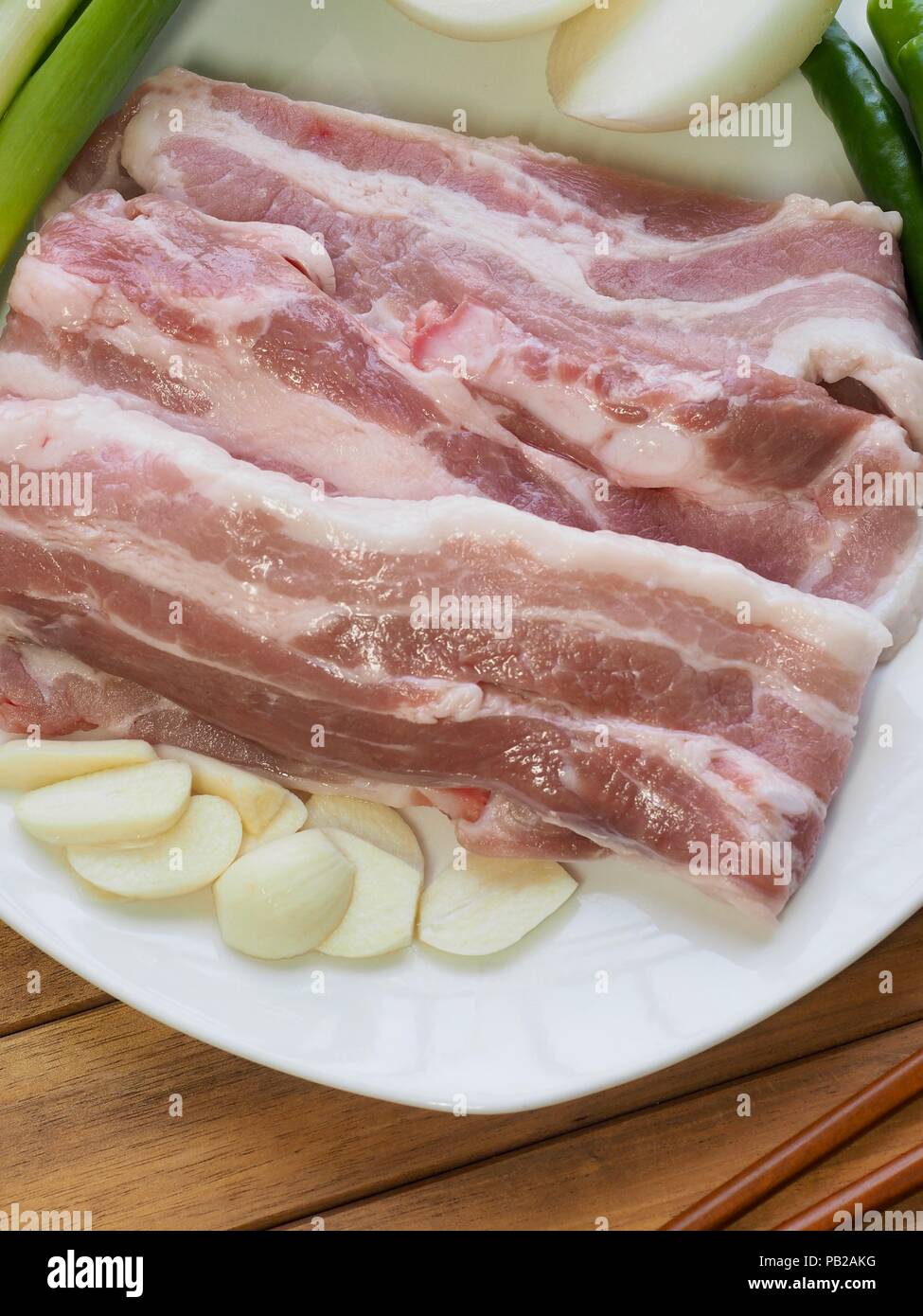 Korean food pork belly and vegetables, Samgyeopsal Stock Photo - Alamy