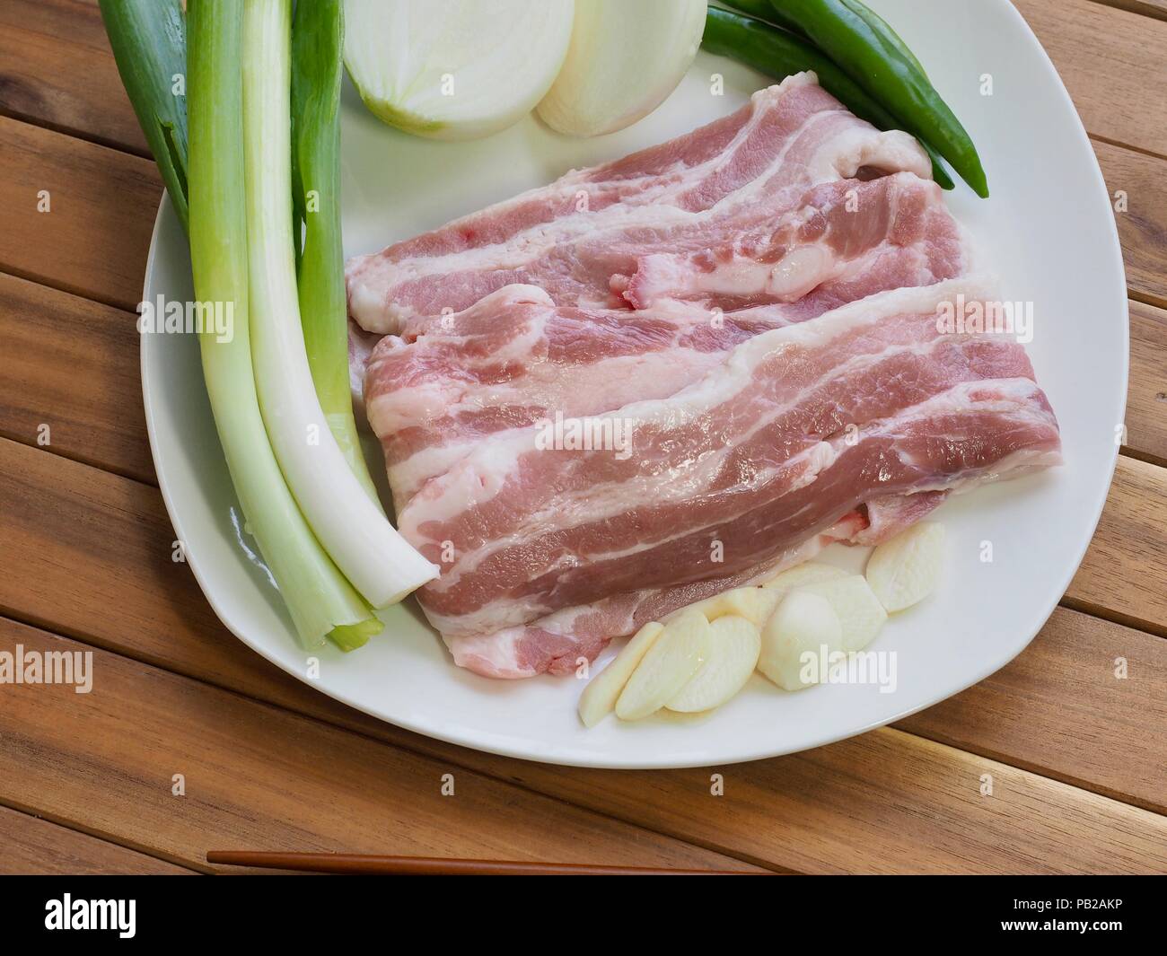 Korean food pork belly and vegetables, Samgyeopsal Stock Photo - Alamy