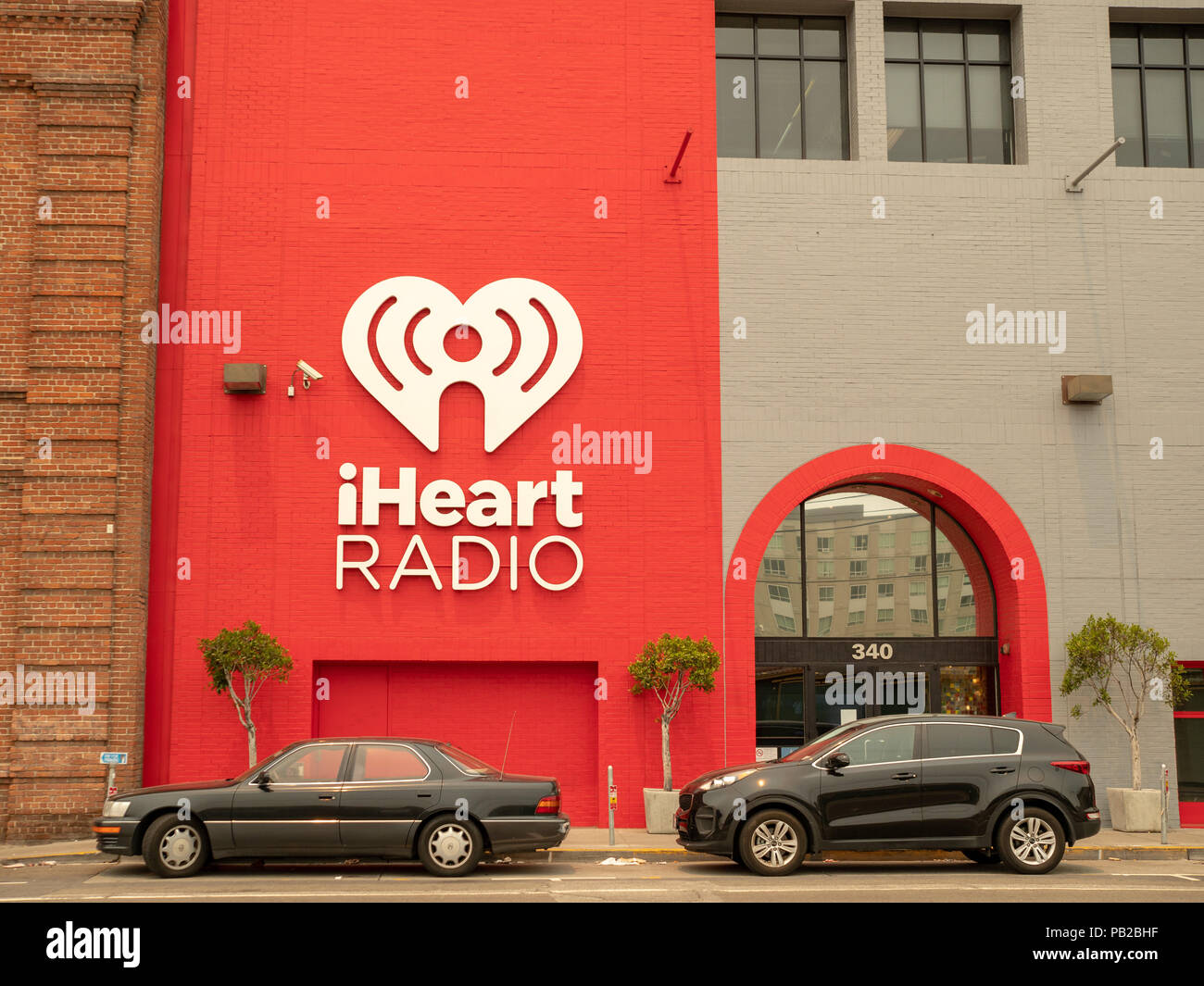 Iheartradio hi-res stock photography and images - Alamy