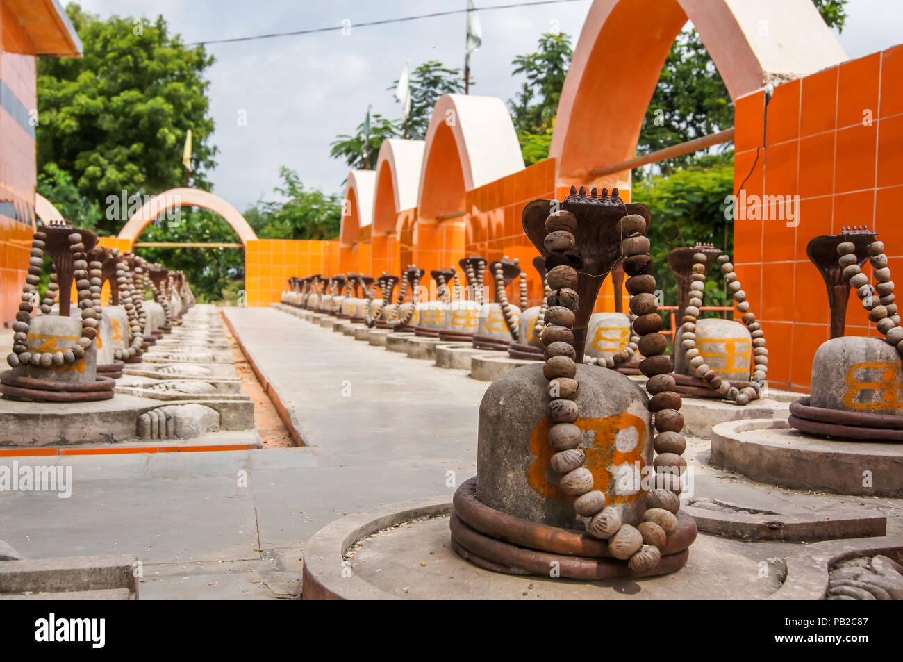 Shiv linga hi-res stock photography and images - Alamy