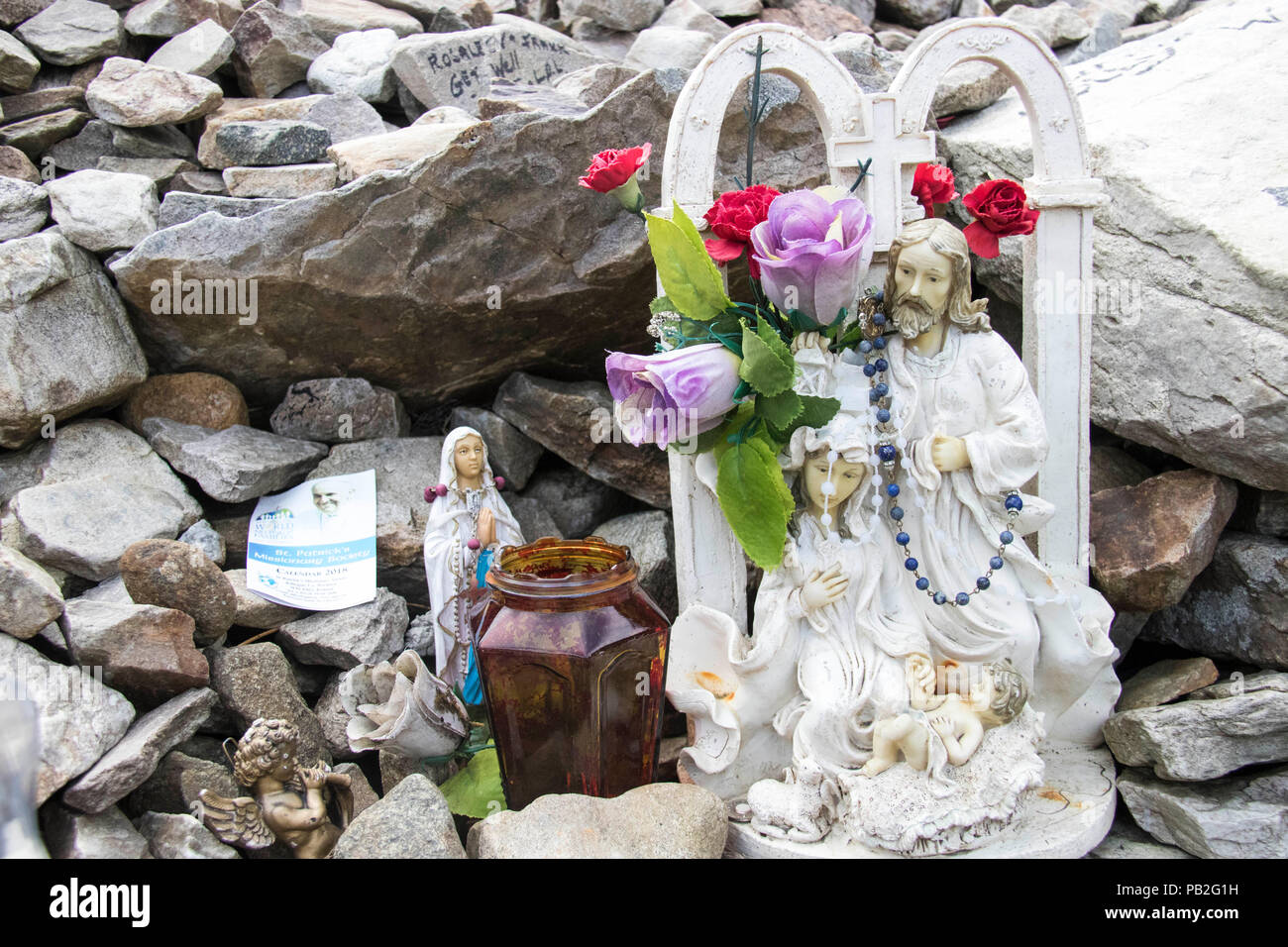 Holy well and shrine hi-res stock photography and images - Alamy