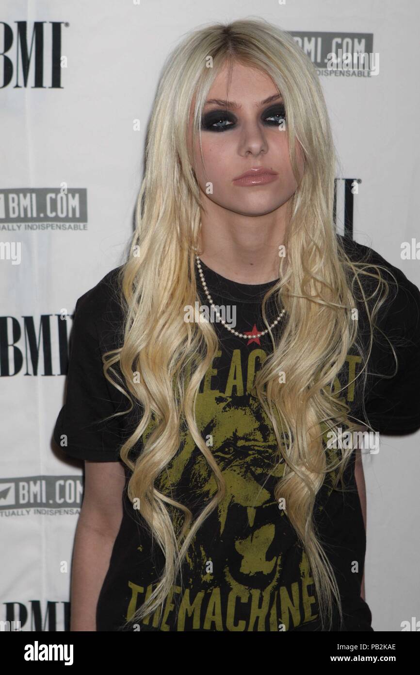 TAYLOR MOMSEN 2010 Photo By John Barrett/PHOTOlink.net Stock Photo - Alamy