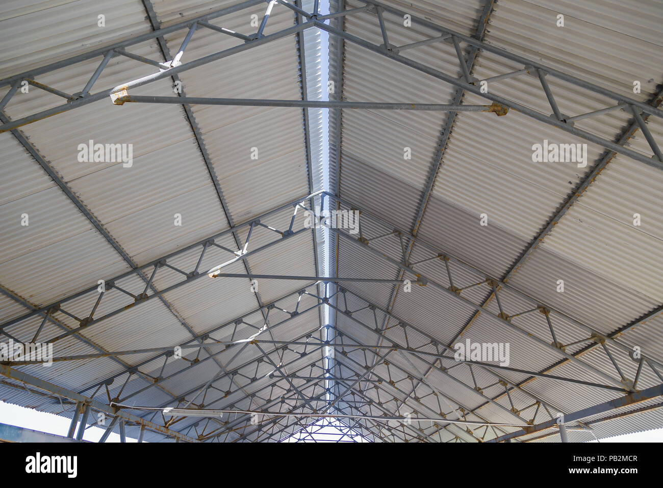 Poor house roof sheet hi-res stock photography and images - Alamy
