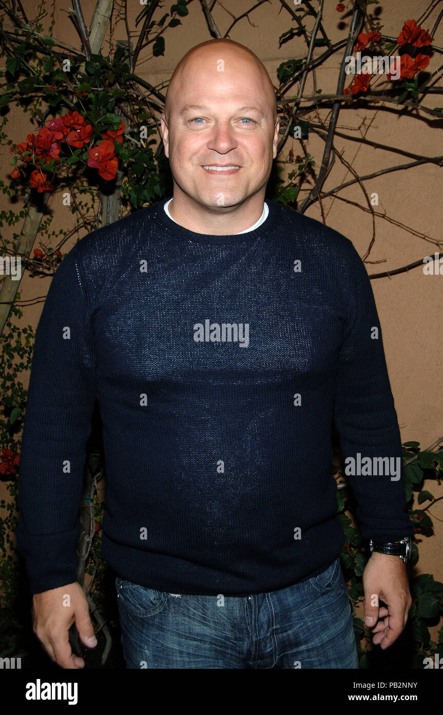 Michael chiklis the shield hi-res stock photography and images - Alamy
