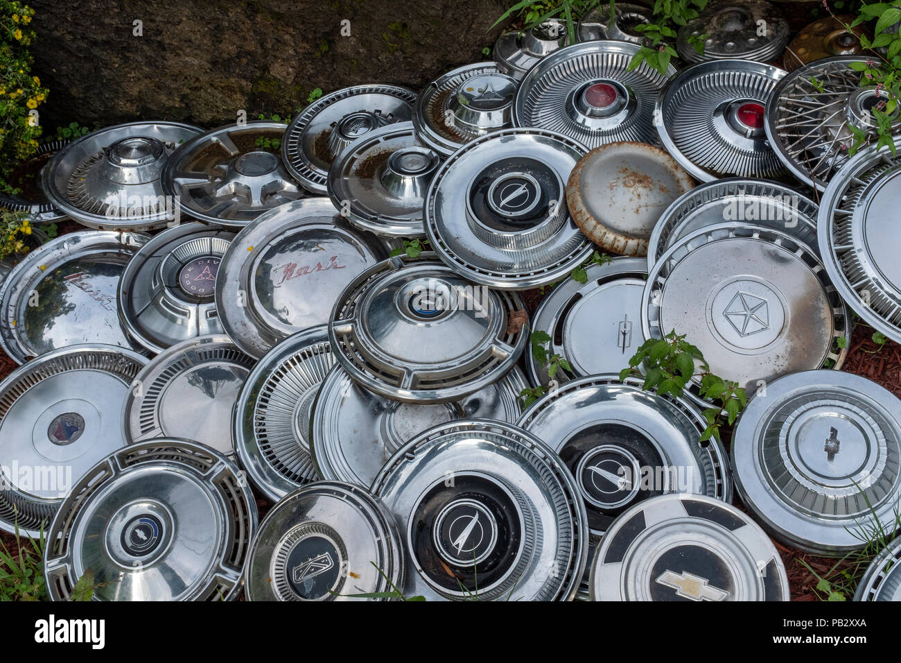Auto hubcaps hi-res stock photography and images - Alamy