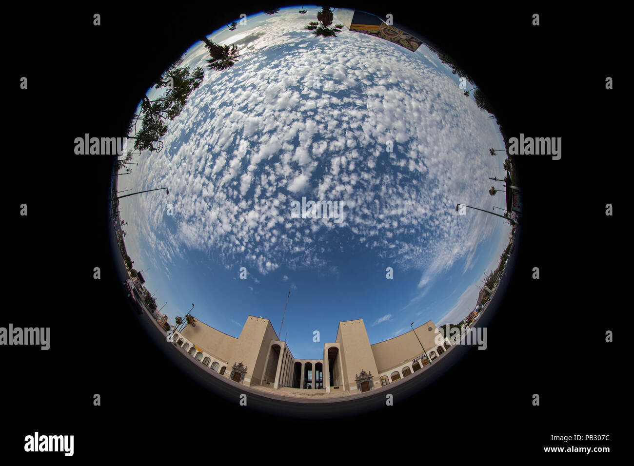 Rectory Building of the University of Sonora. Edificio de Rectoria de ...
