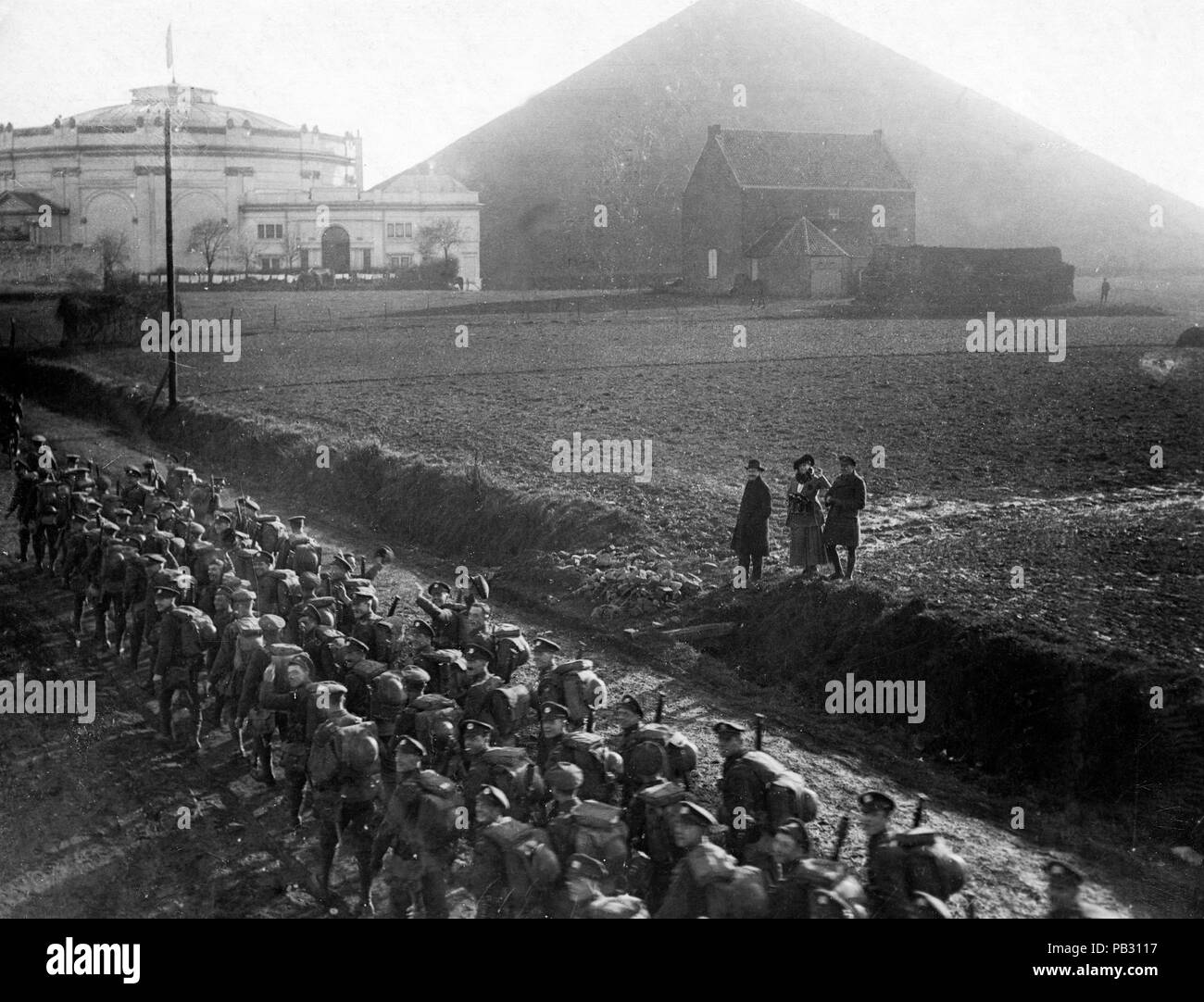 Official photograph taken on the British Western Front showing soldiers ...