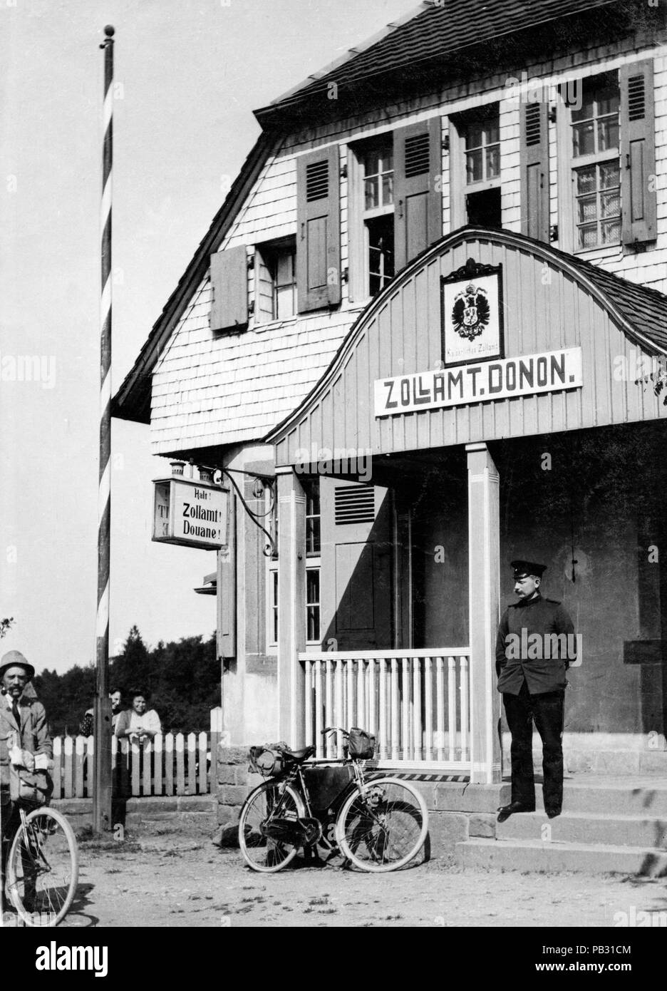British army checkpoint Black and White Stock Photos & Images - Alamy