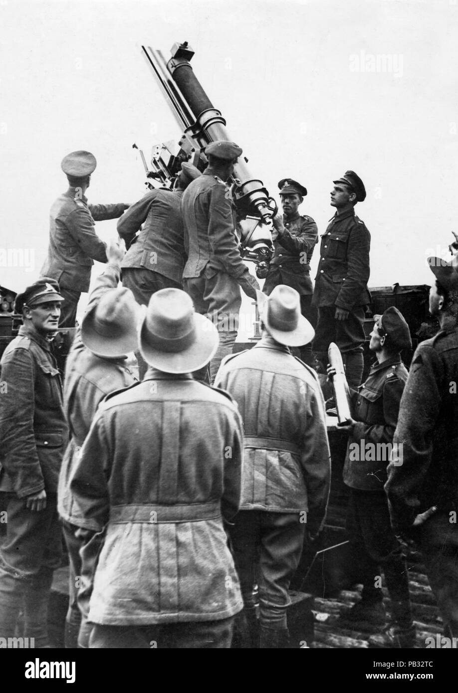 Official photograph taken on the British Western Front showing soldiers ...