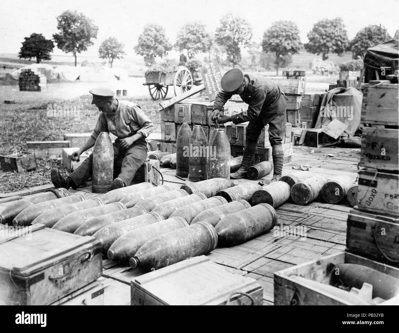 Official photograph taken on the British Western Front showing soldiers ...