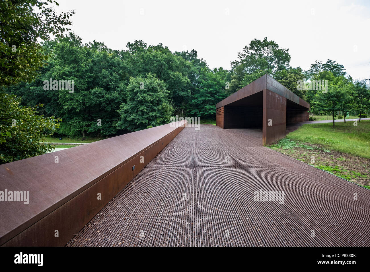 contemporary landscape architecture in the volcanic forest of La ...