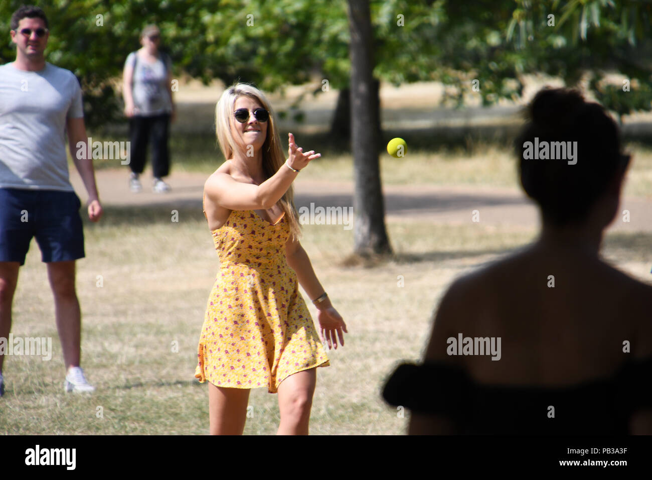 London , UK. 26th July 2018. UK Weather: A group of people playing ...