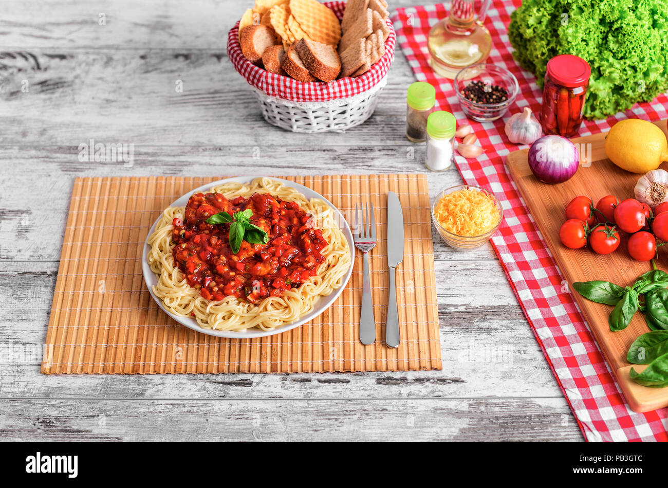 Dinner plate size hi-res stock photography and images - Alamy