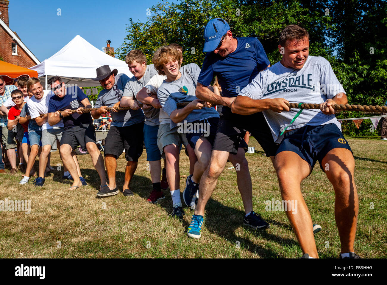 A Traditional Tug Of War, Fairwarp Village Fete, Fairwarp, Sussex, UK ...