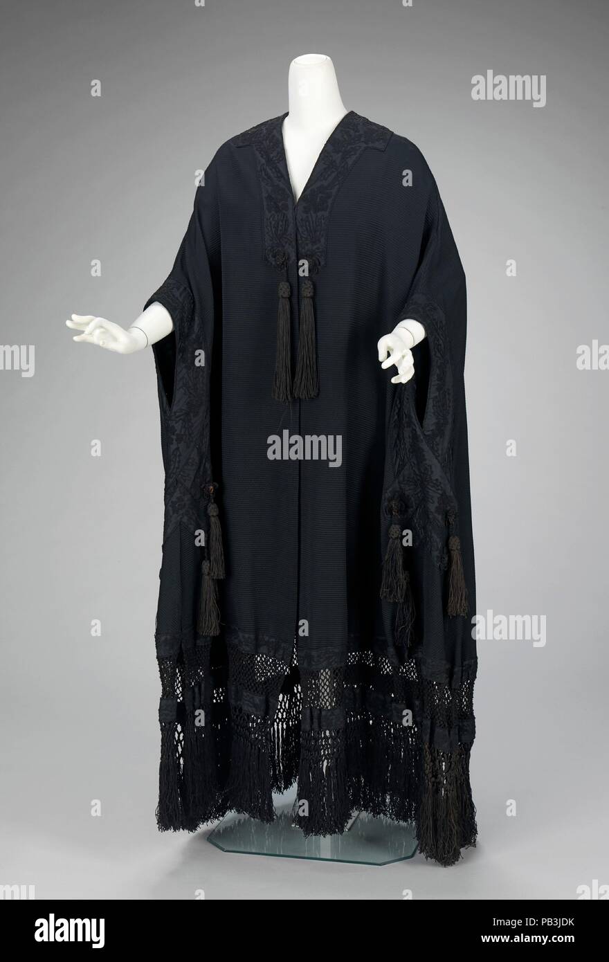 Evening cape. Culture: British. Design House: Redfern (1847-1940). Date ...