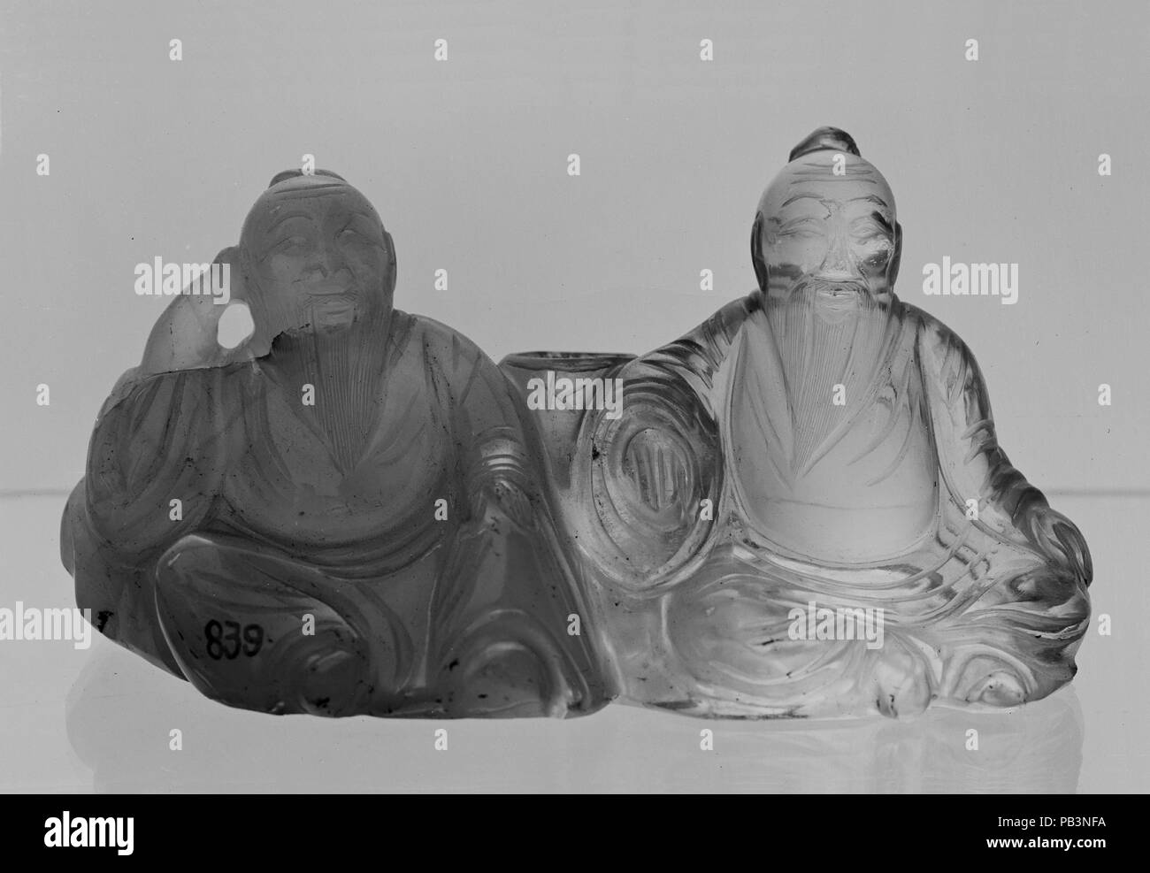 4 seated figures hi-res stock photography and images - Alamy