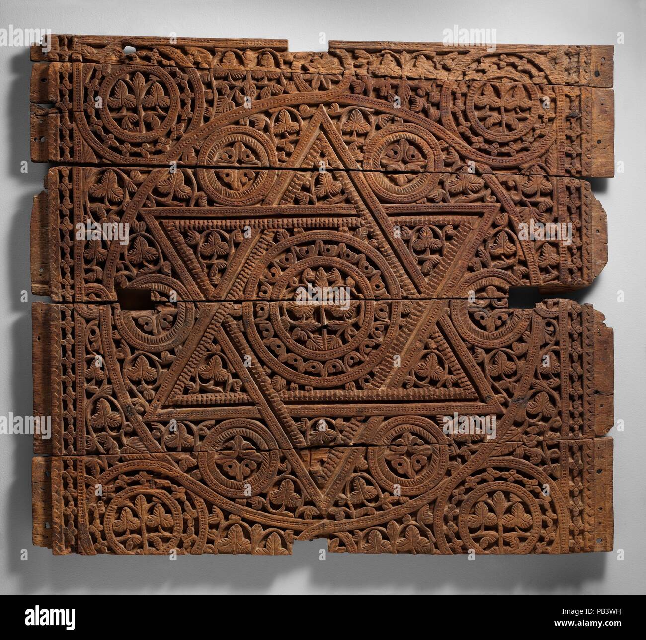Carved vine hi-res stock photography and images - Alamy