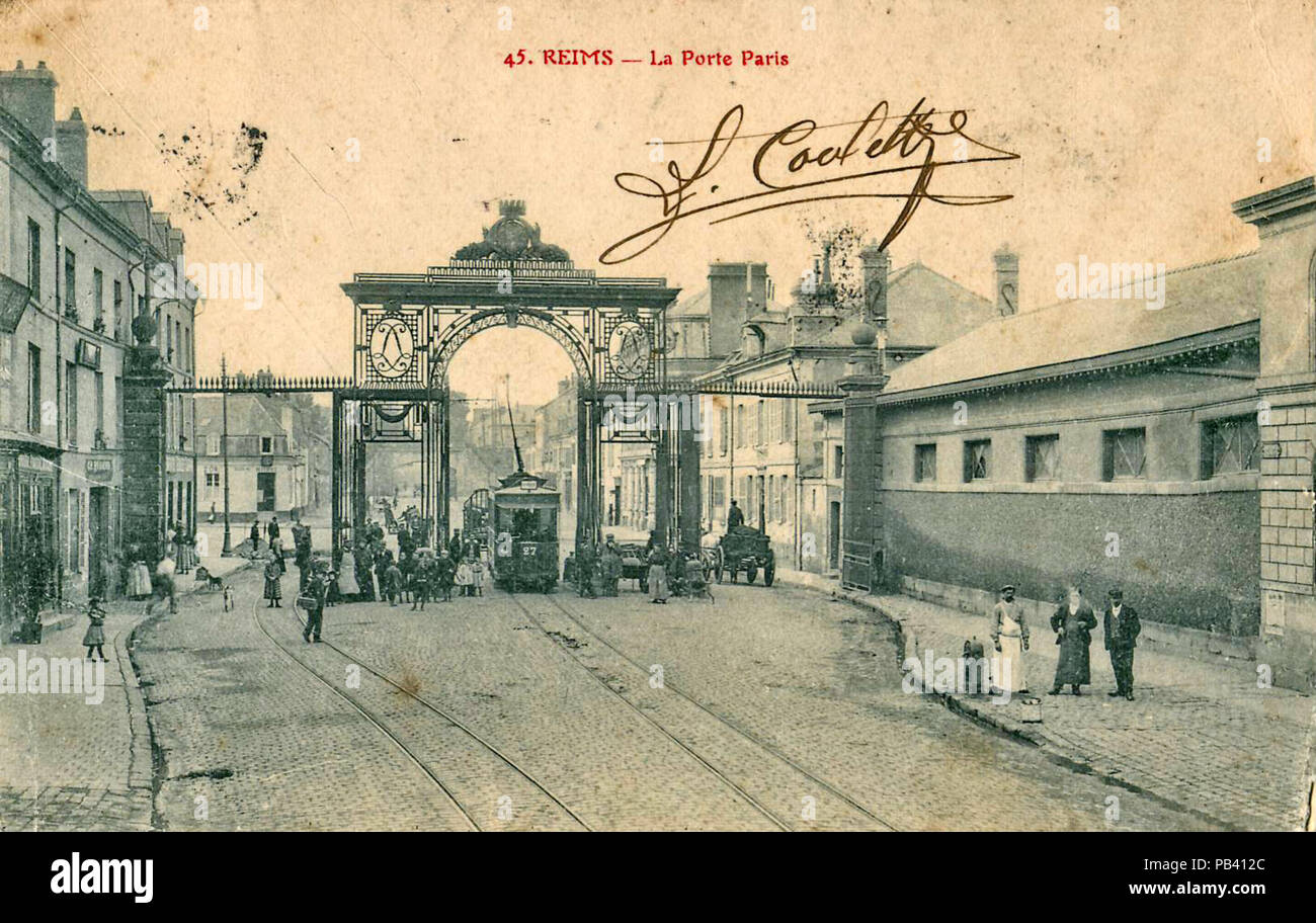 800 INCONNU 45 - REIMS - La Porte Paris Stock Photo - Alamy