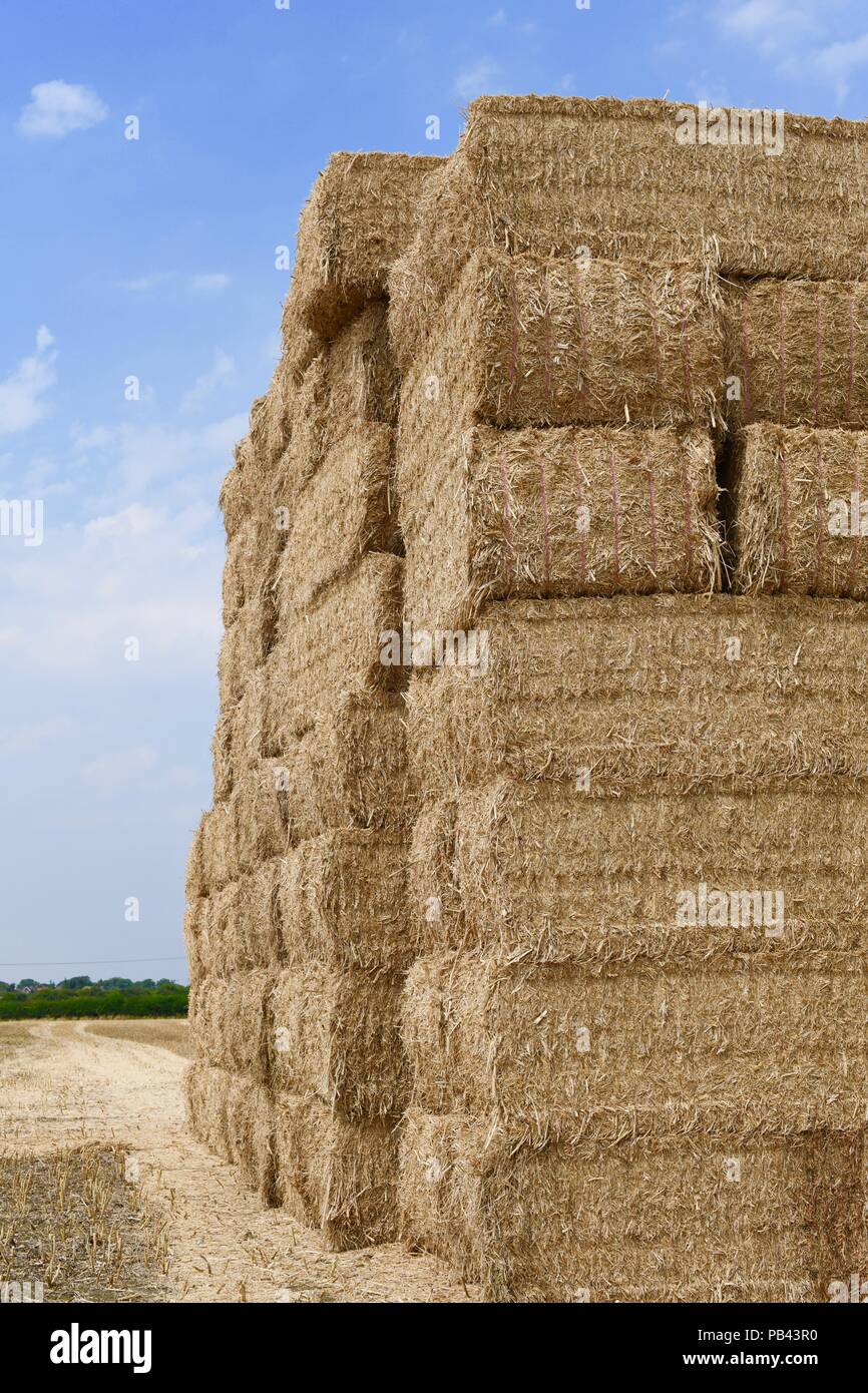 Rick of straw hi-res stock photography and images - Alamy