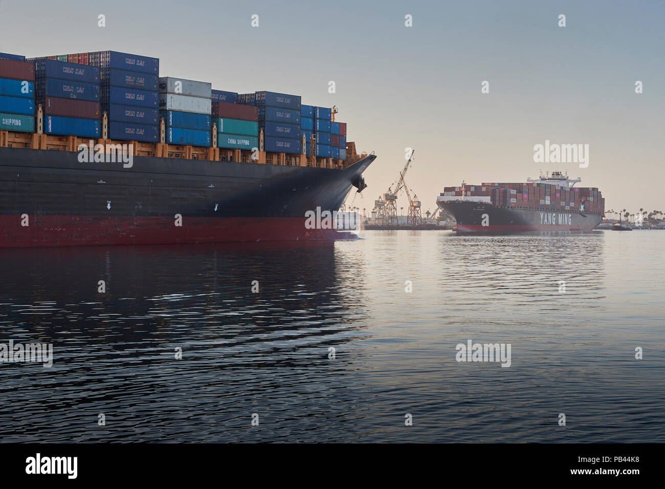 The Giant YANG MING Container Ship, YM UNANIMITY, Enters The Los ...