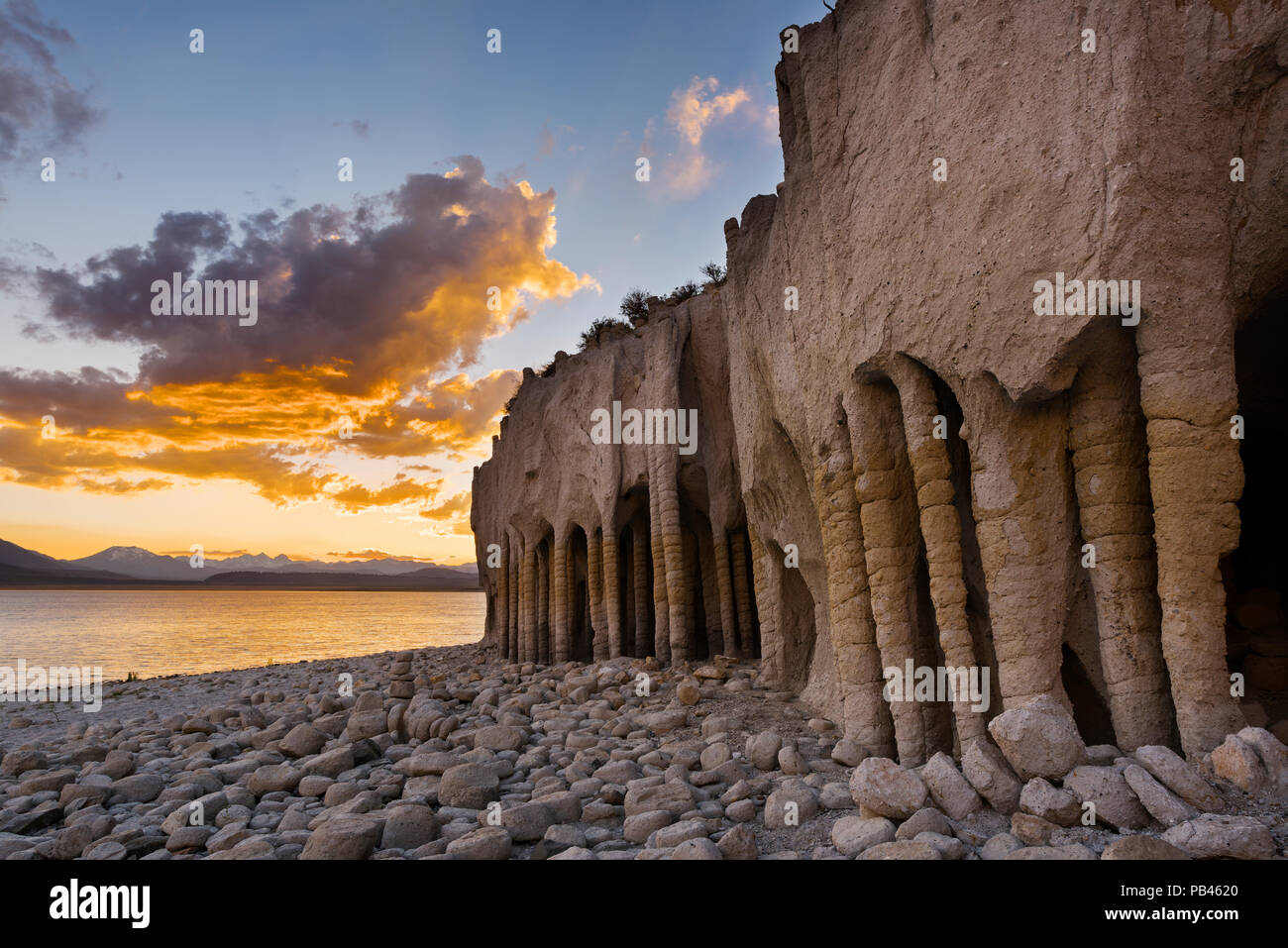 Crowley Lake High Resolution Stock Photography and Images - Alamy