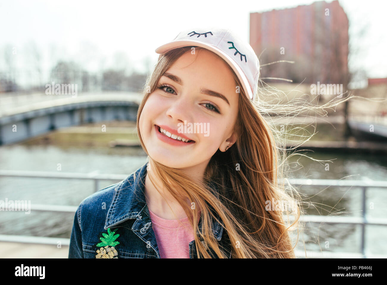 Beautiful girl 11 smiling hi-res stock photography and images - Alamy