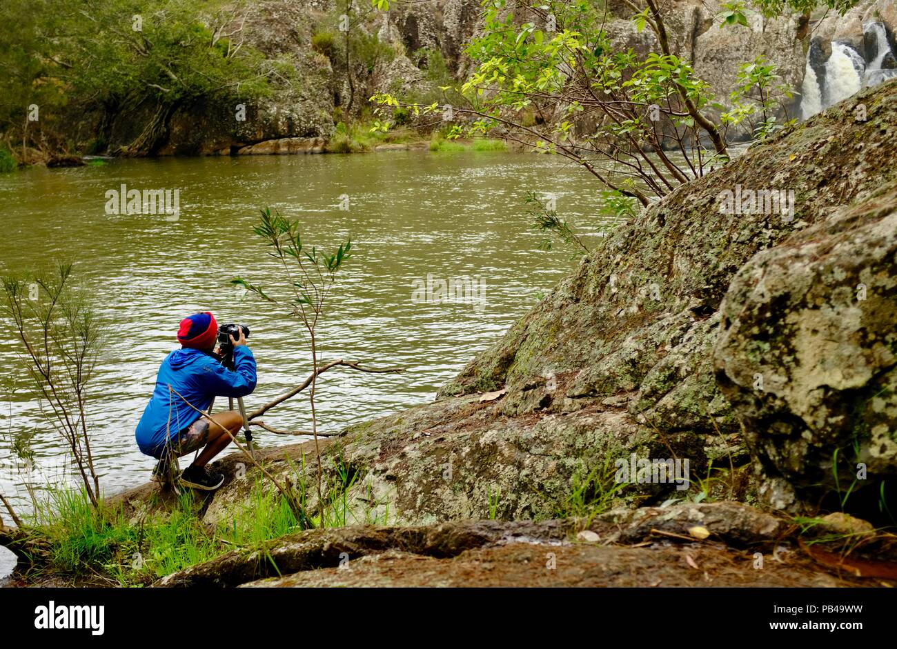 Children walking down the path to Little millstream falls, Millstream ...