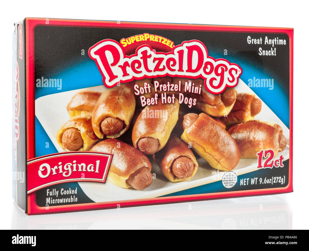 Snack box pretzel hi-res stock photography and images - Alamy