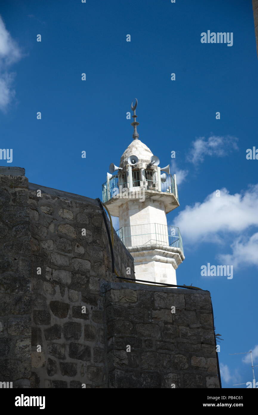 Muslim pilgrim praying hi-res stock photography and images - Alamy