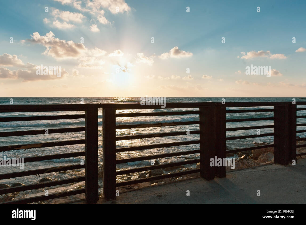 Fence and sunset sky hi-res stock photography and images - Alamy