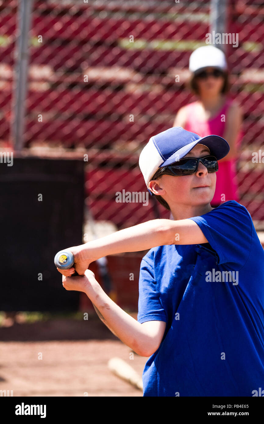 Boy wearing baseball cap hi-res stock photography and images - Alamy