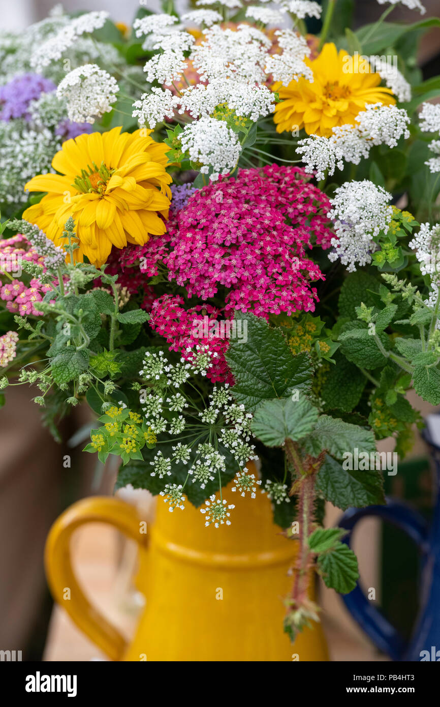 Jug of flowers hi-res stock photography and images - Alamy