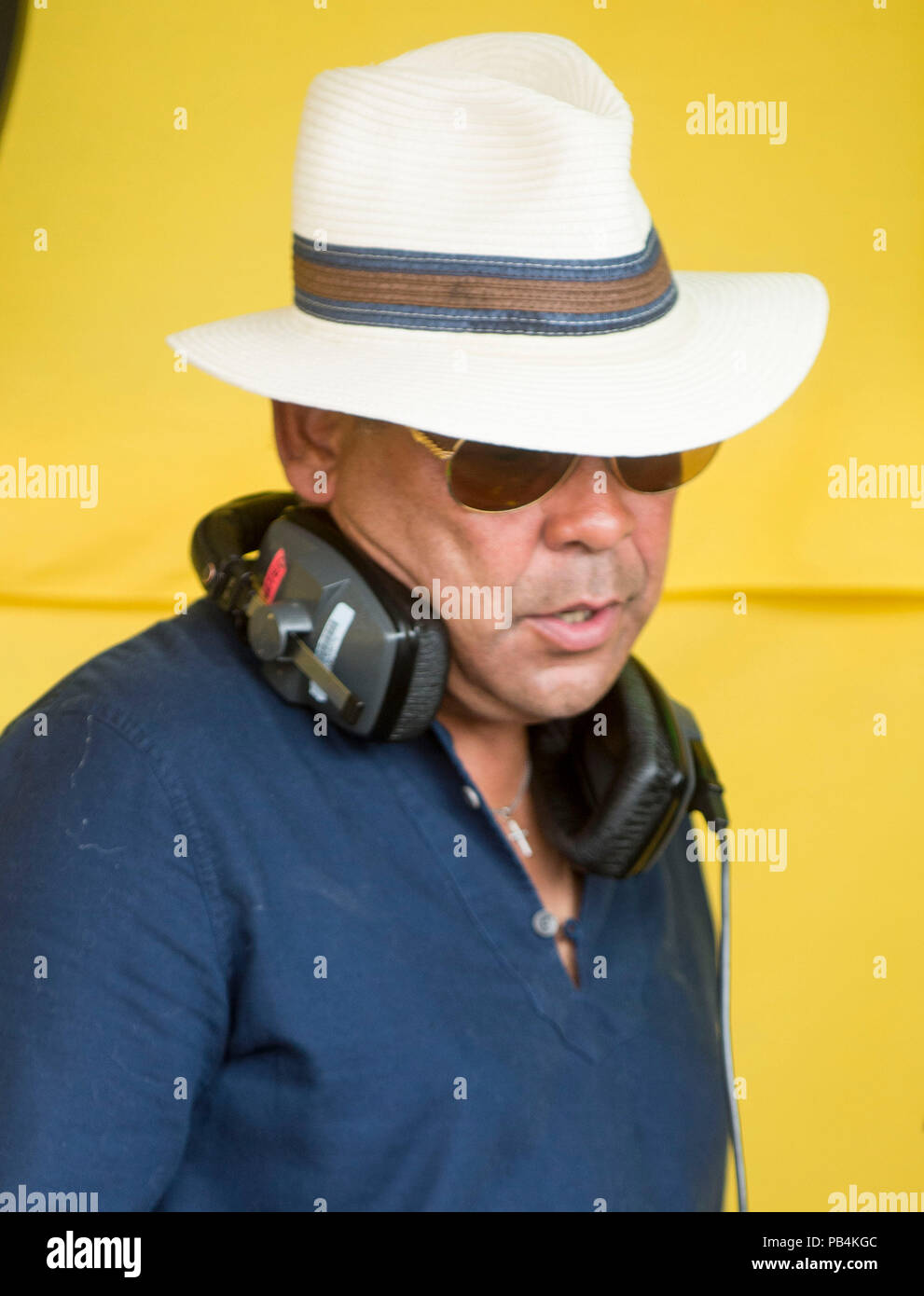 Craig charles coronation street hi-res stock photography and images - Alamy