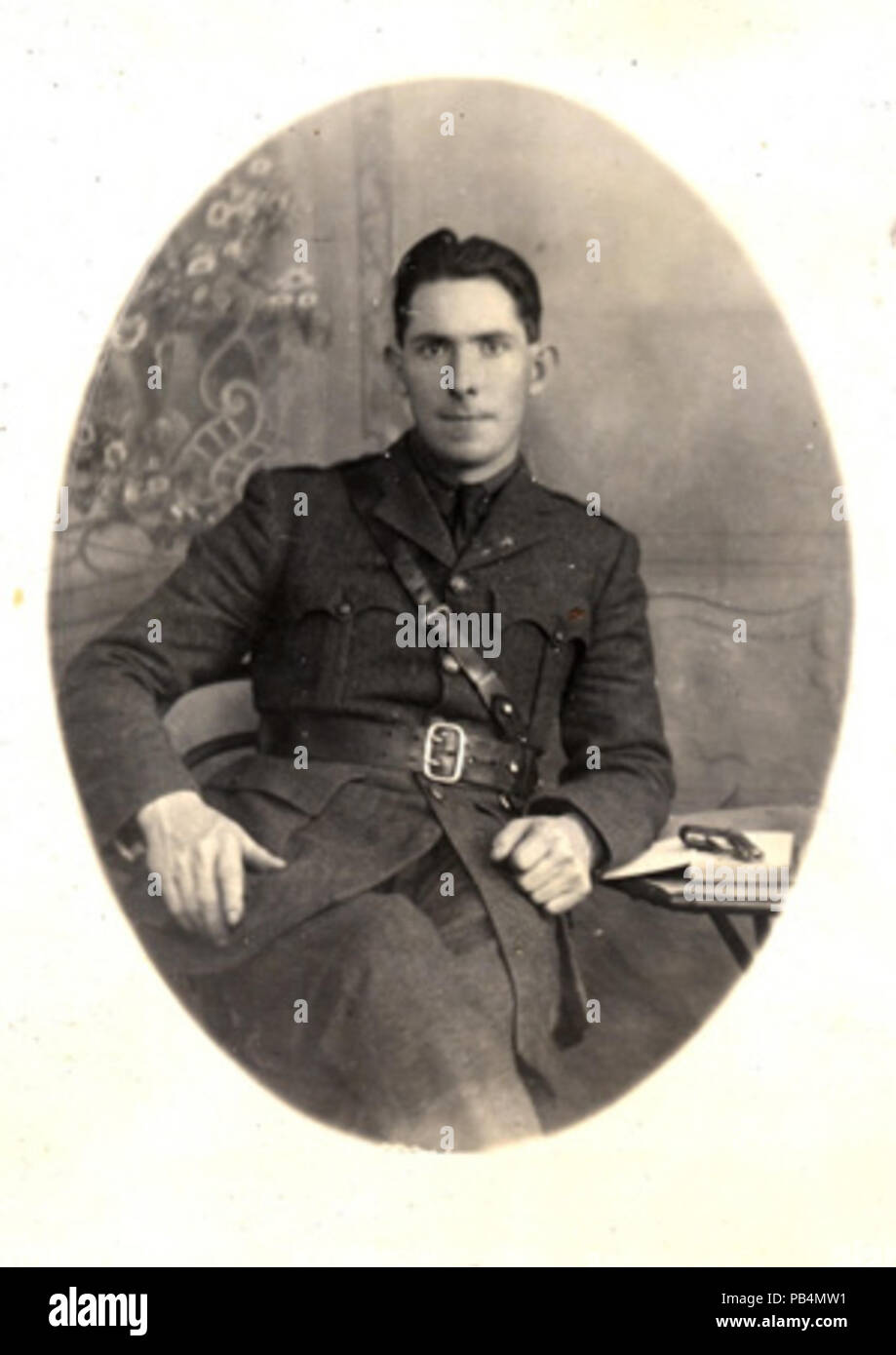 . English: Sean MacEoin, studio pic . between 1917 and 1922 1302 Sean ...