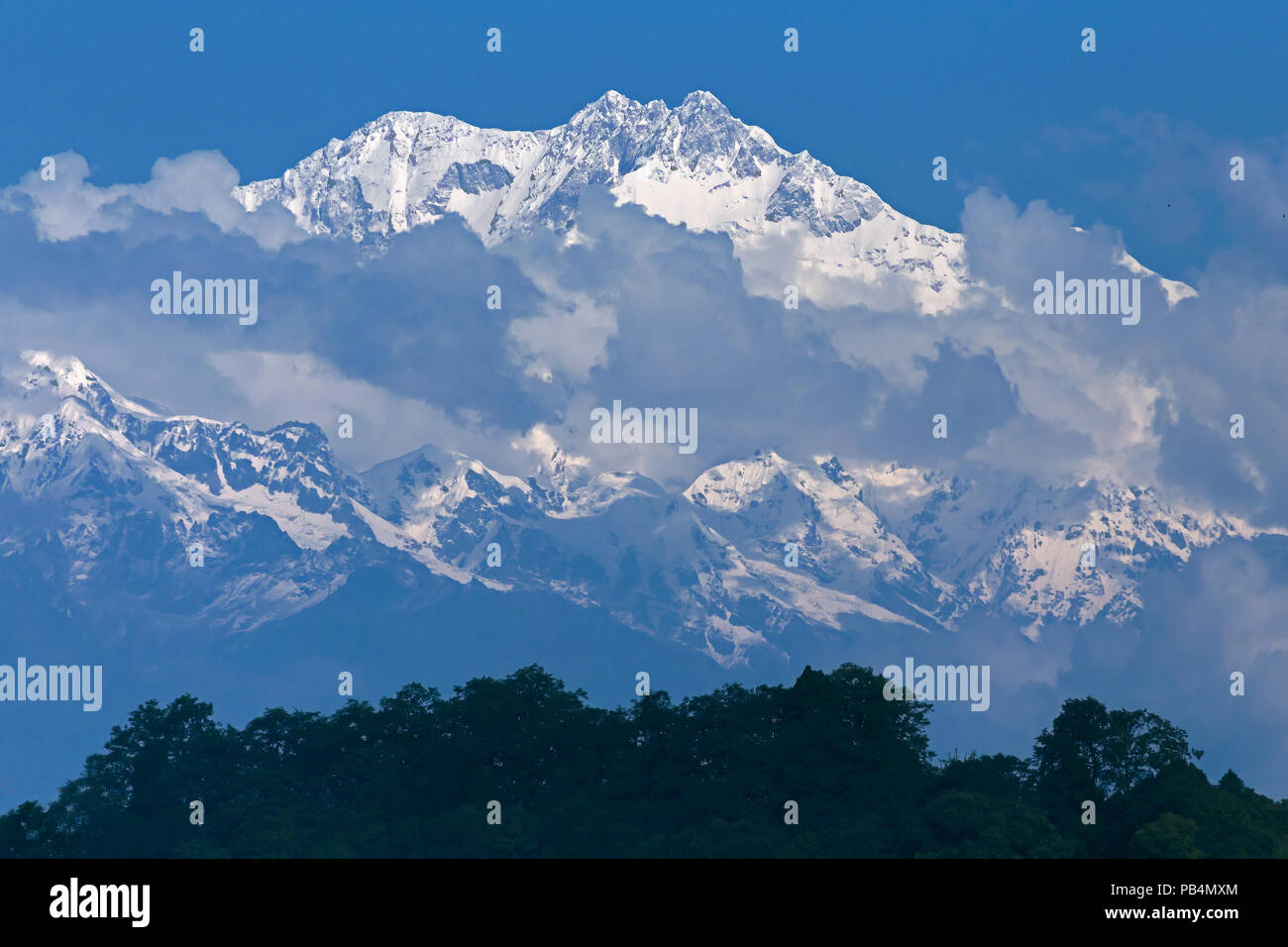 Panoramic view of Mount Kanchengjunga, India Stock Photo - Alamy
