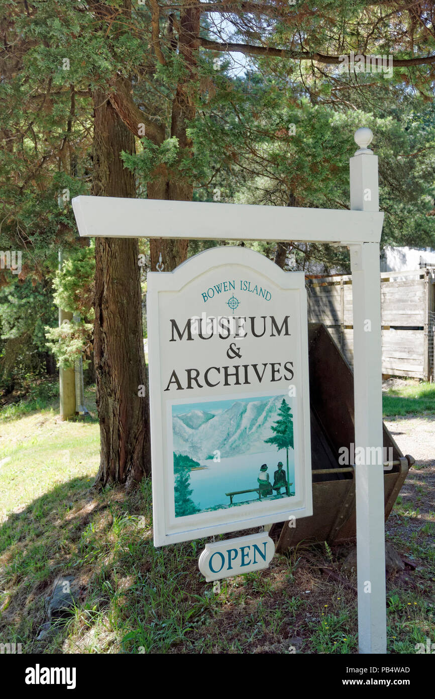 British history museum signs hi-res stock photography and images - Alamy