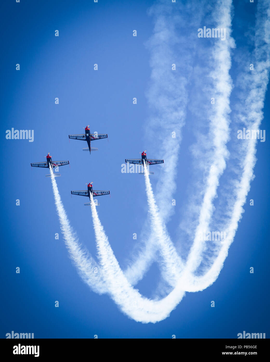 Red arrows plane pattern hi-res stock photography and images - Alamy