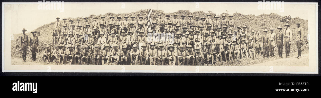 Men in uniform hi-res stock photography and images - Alamy