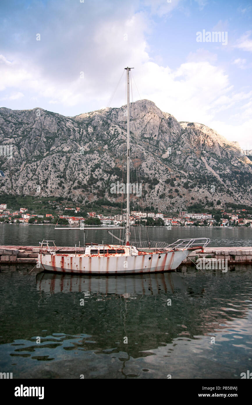 Rustic sailboat hi-res stock photography and images - Alamy