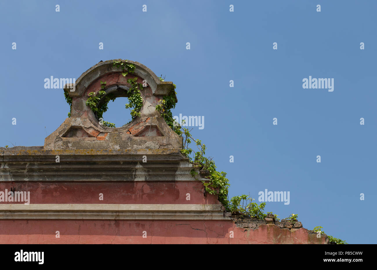 Horizontal cornice hi-res stock photography and images - Alamy