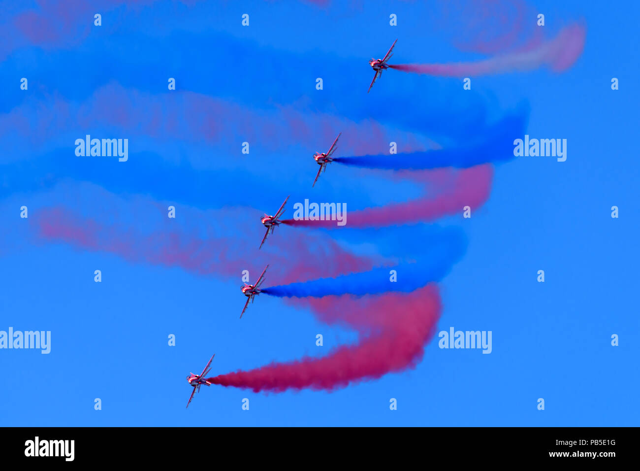 The amazing red arrows hi-res stock photography and images - Alamy