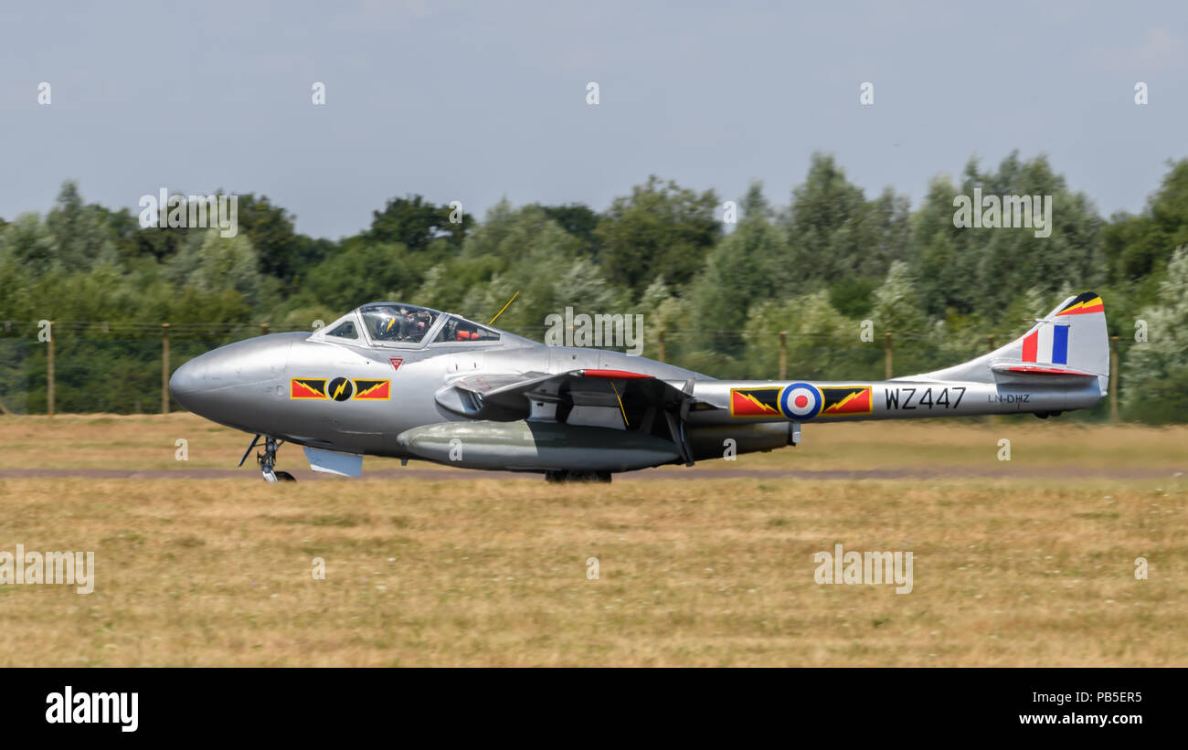 Classic jet and fighter airshow hi-res stock photography and images - Alamy
