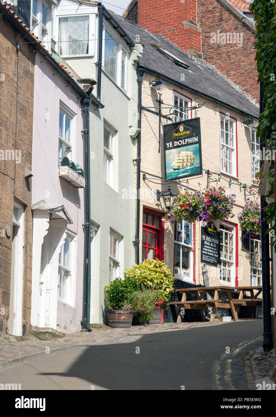 Hilly Street in Robin Hoods Bay near Whitby North Yorkshire Stock Photo ...
