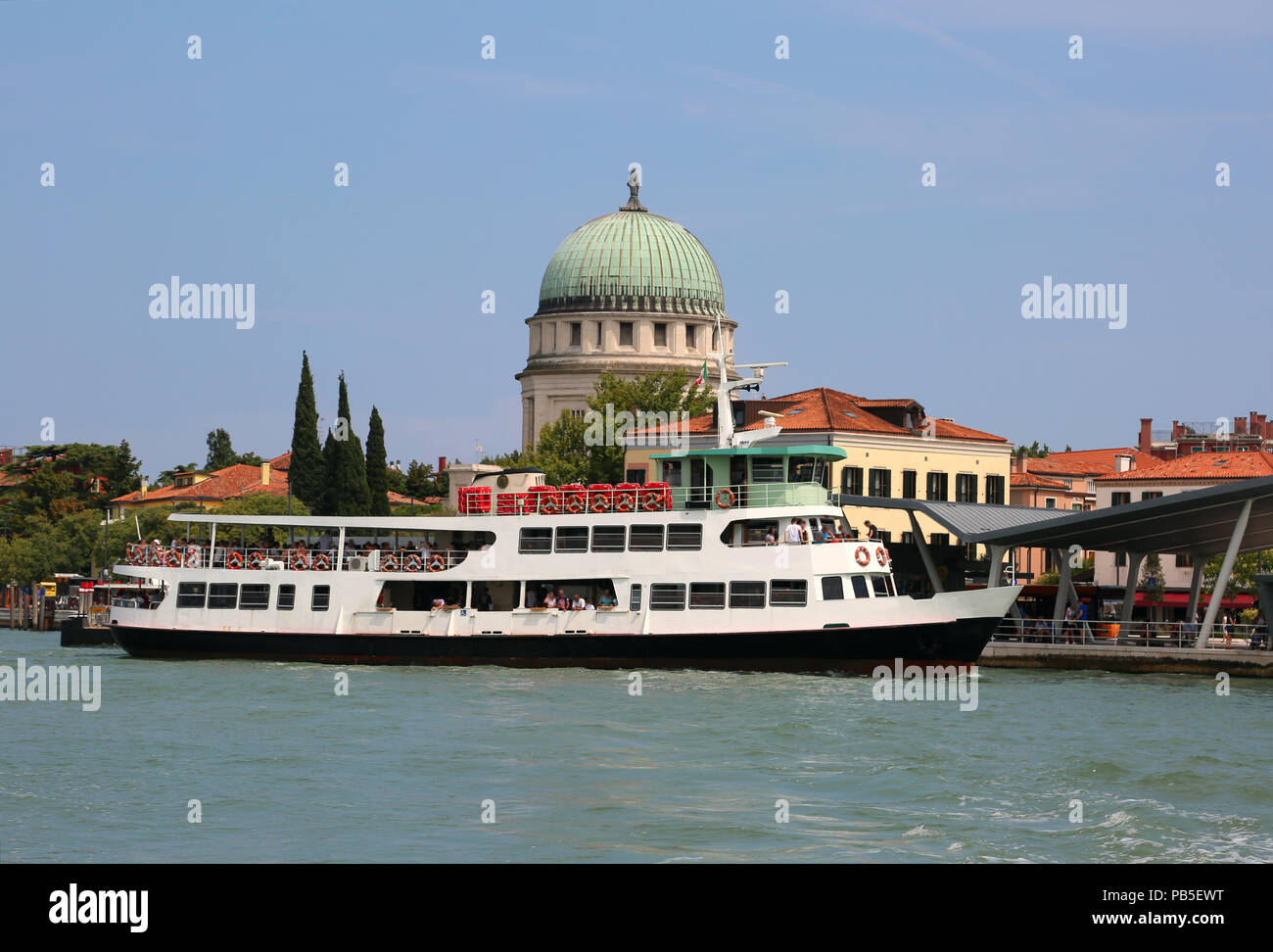 Ferry boat lido venezia hi-res stock photography and images - Alamy