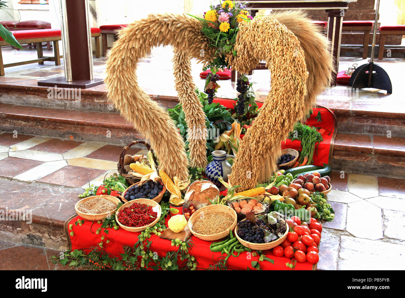 Thanksgiving harvest grain hi-res stock photography and images - Alamy